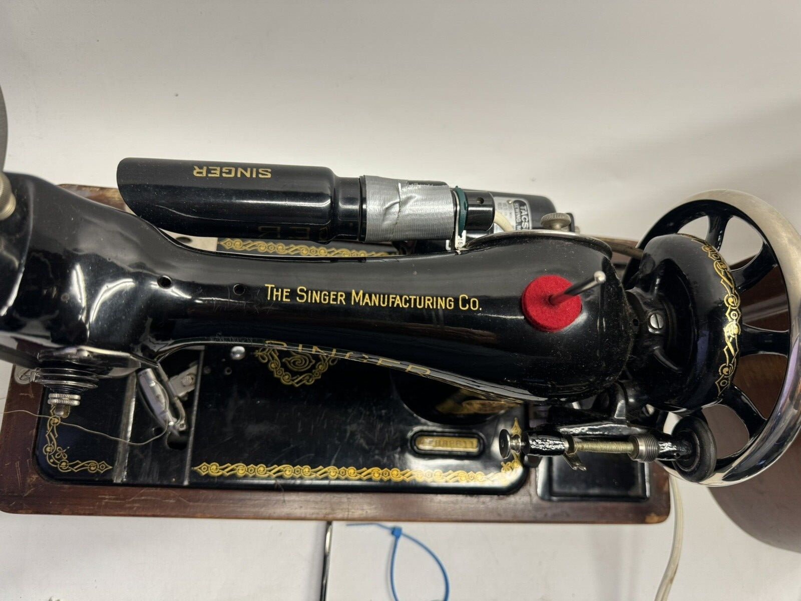 VINTAGE Singer 128-13 Portable Sewing Machine W/ Wood Case & Key ...