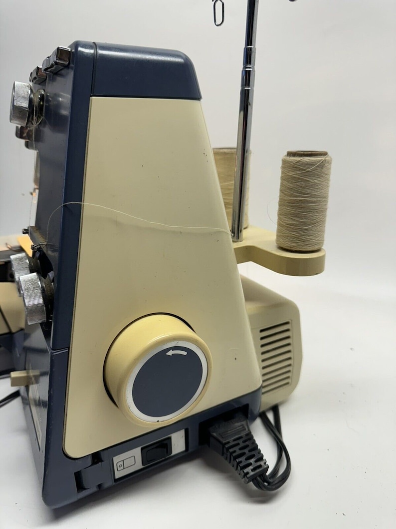 VINTAGE White Super Lock Model X 523 Serger Sewing Machine With Pedal ...