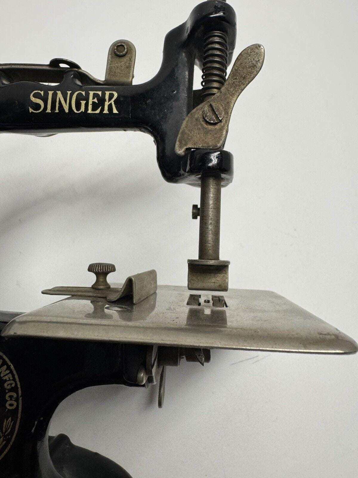 Vintage SINGER Sewhandy Child's Mini Sewing Machine Model 20 - Etsy