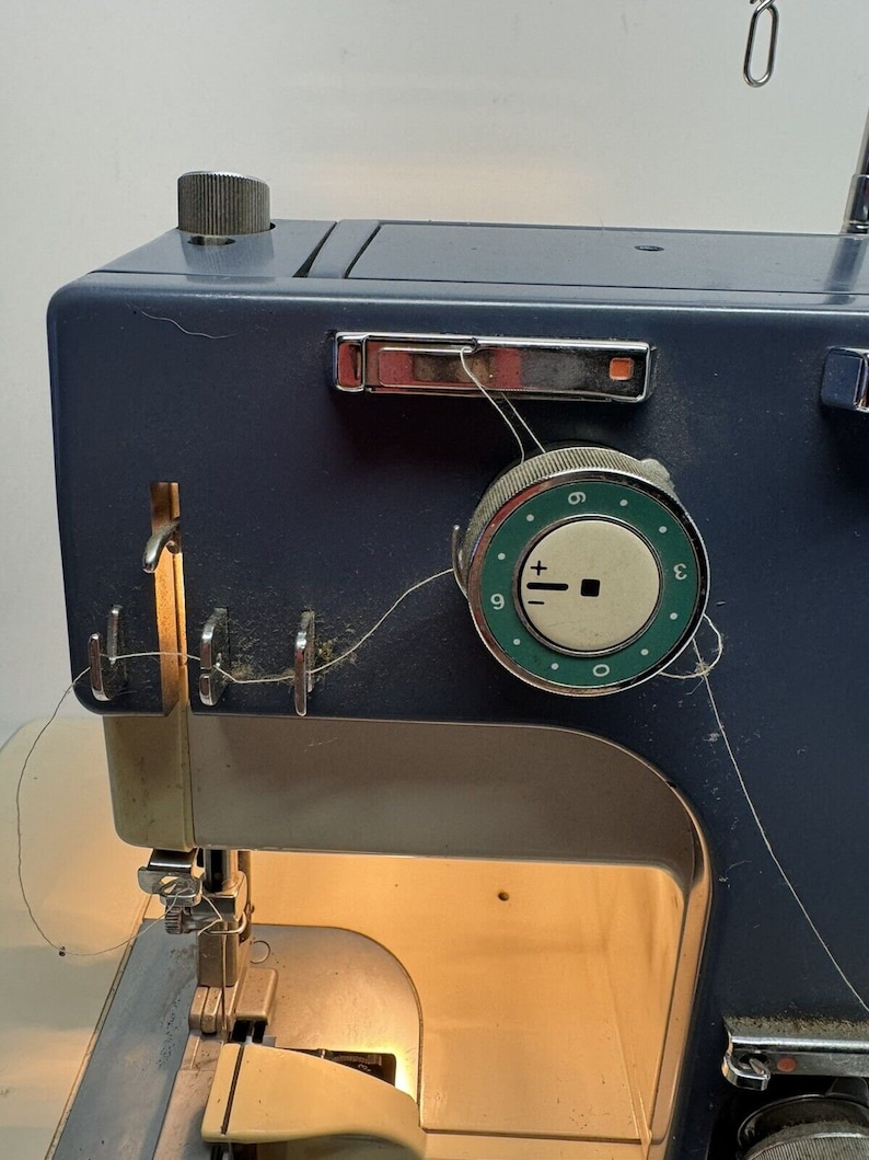 VINTAGE White Super Lock Model X 523 Serger Sewing Machine With Pedal ...