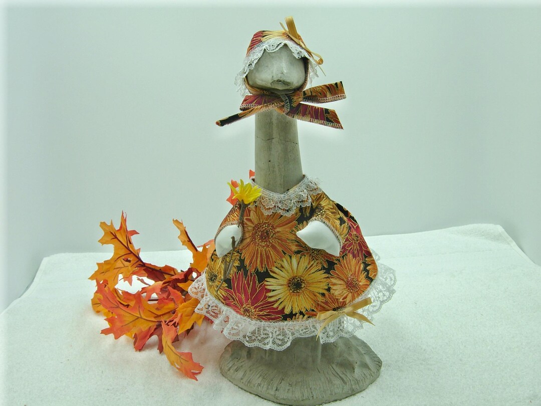 Daisies in Fall Colors Outfit for Fall Decorating. Dress Fits a SMALL ...