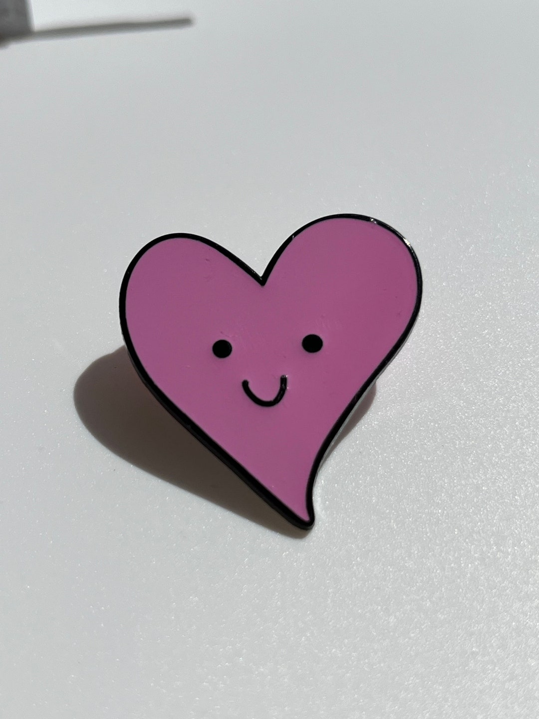 Happy Heart Enamel Pin Smiley Face Custom Pin Adorable Love Smiley Face ...