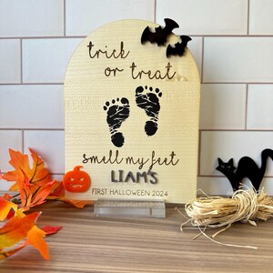 Halloween Footprint Craft Sign, Handprint Art Sign, Trick or Treat ...