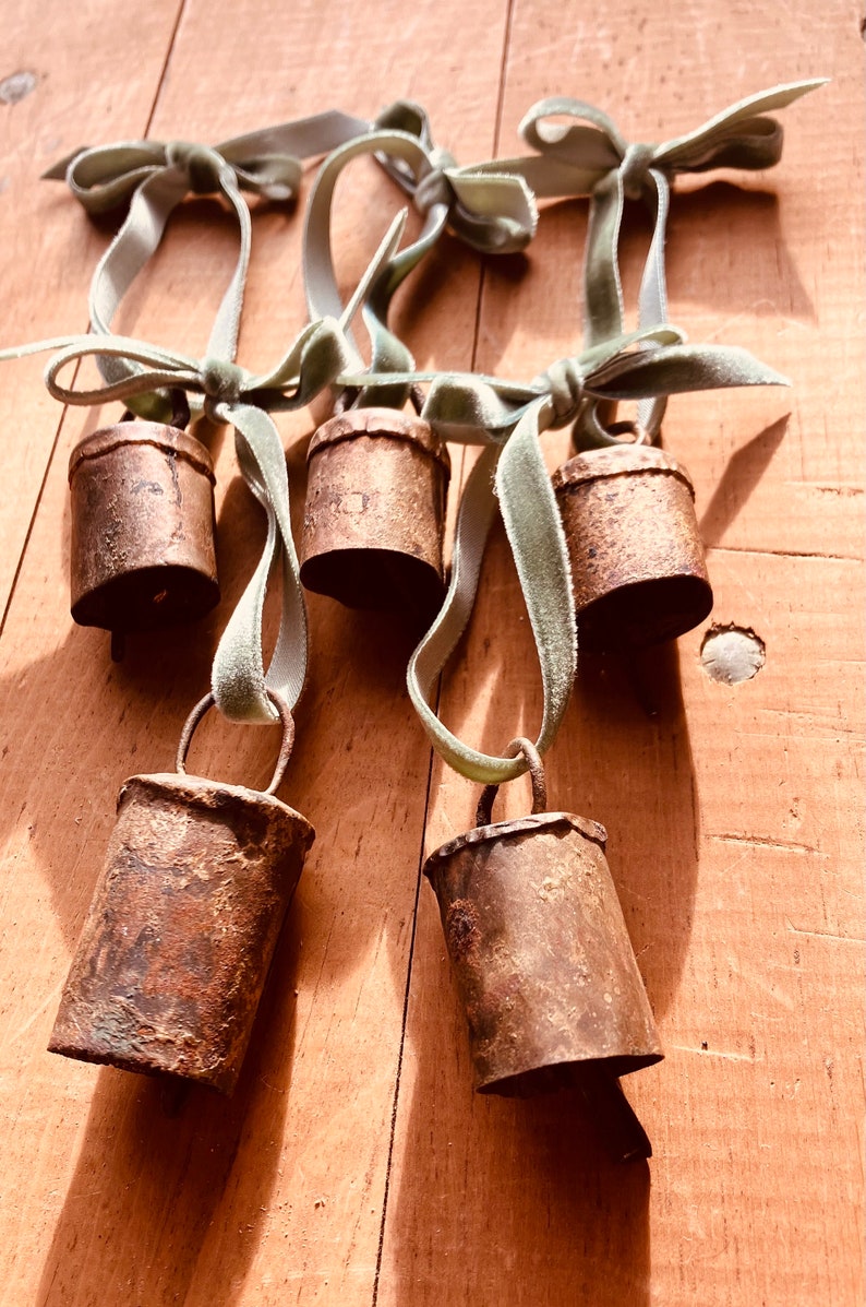 Vintage Cowbell Ornaments Set of Five Small Green Velvet - Etsy UK