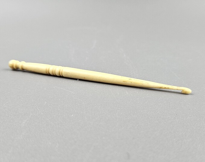 Bone Crochet Hook With a Turned Handle. - Etsy