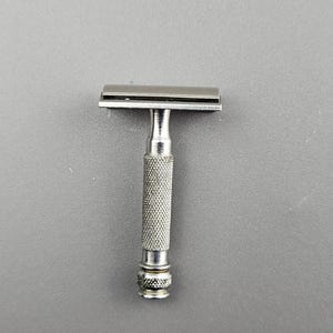 Antique Laurel Women's Safety Razor With Packaging and Blades - Etsy