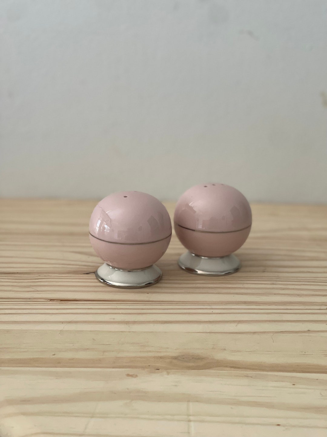 Petal Pink Rose Salt & Pepper Shaker Set 1960’s Pink Kitchenware Mid ...