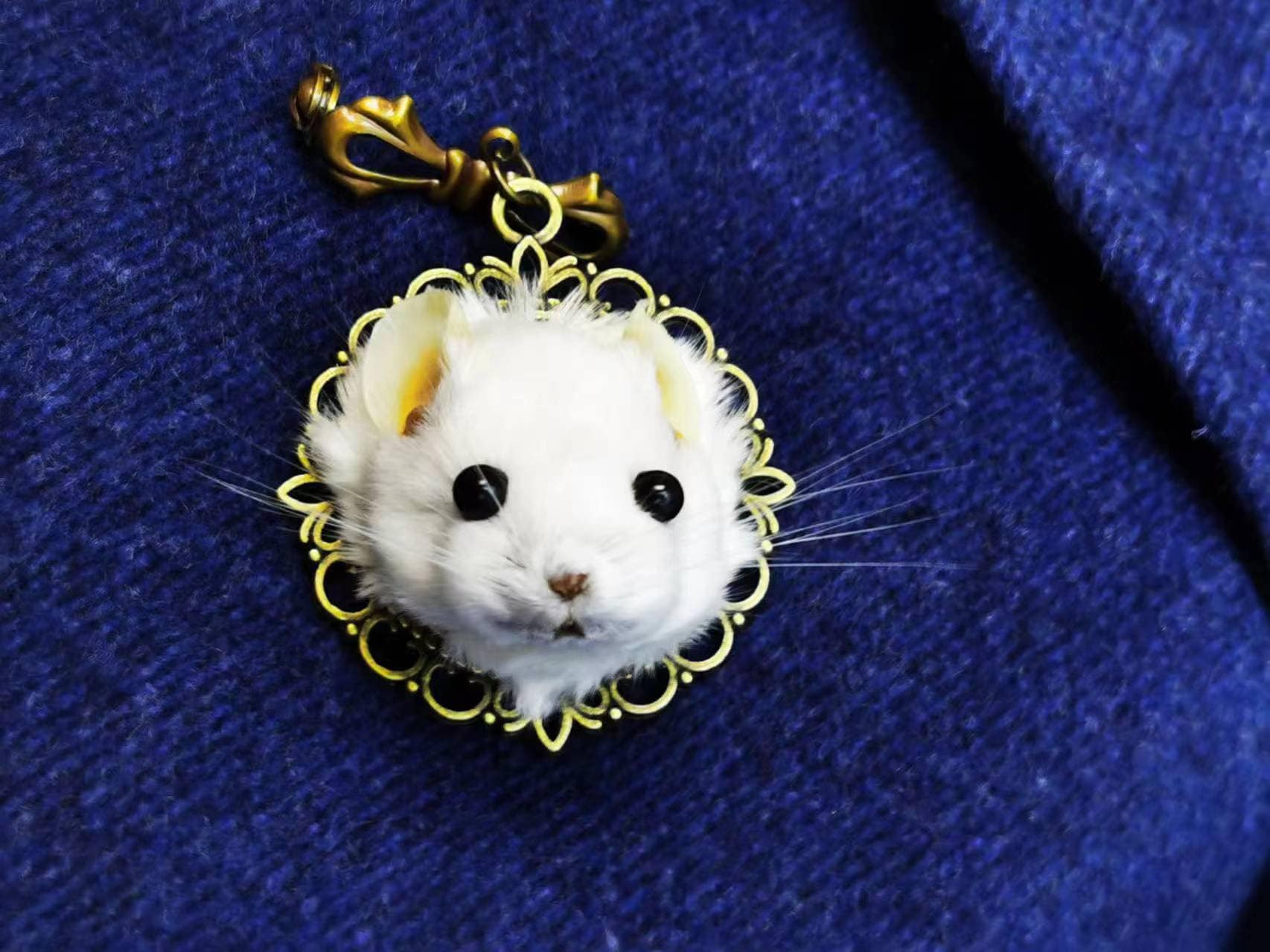 This is a Lovely Real Mouse Head Taxidermy Brooch \ Miniature Animal ...