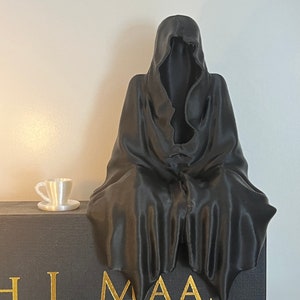 3D Printed Sitting Ghost Decor – Whimsical Spooky Bookshelf Accent - Etsy
