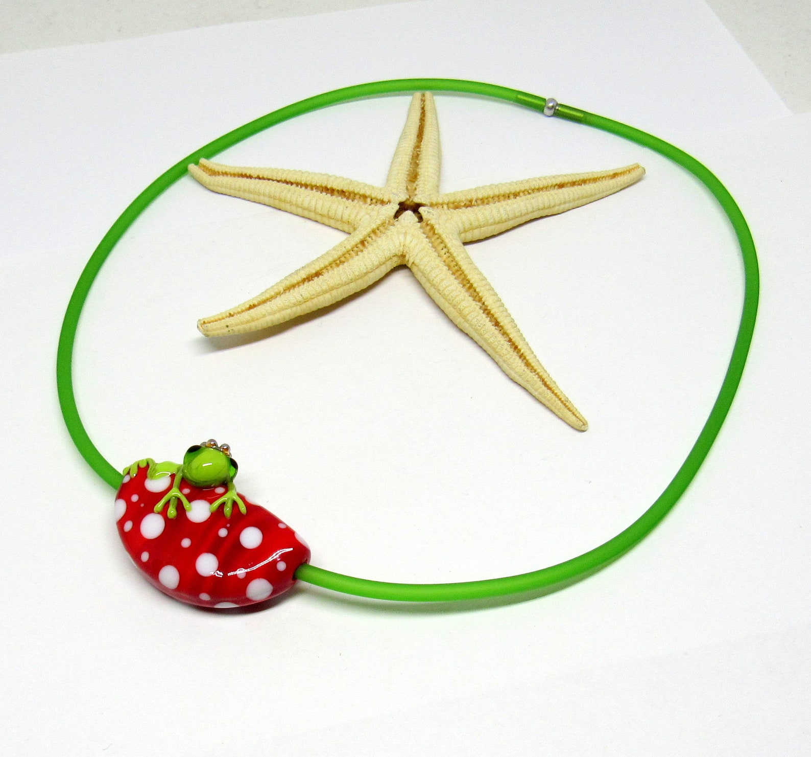 Glassbead With Frog, 4mm Hole, Pendant, Lampwork, MTO - Etsy