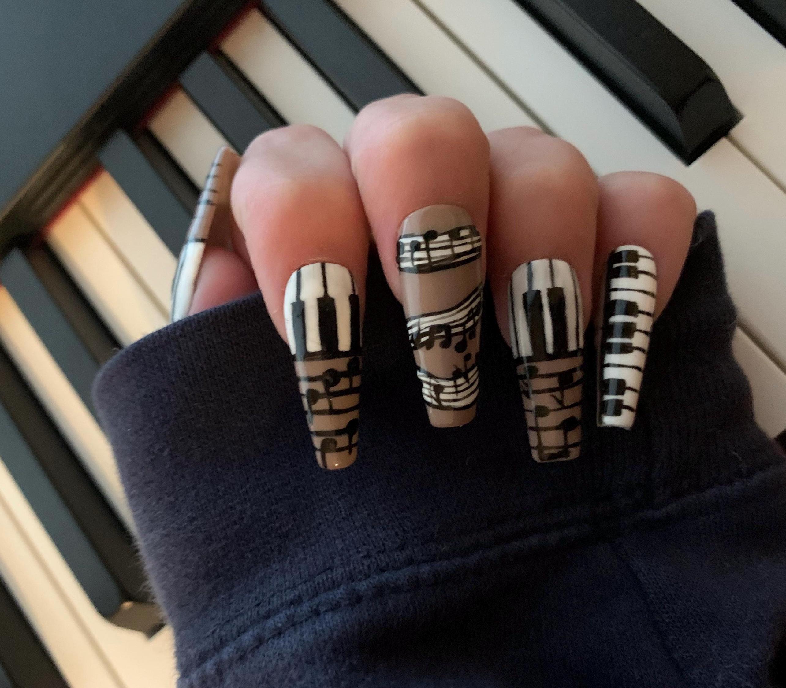 Piano & Music Notes Gel Nails - Etsy