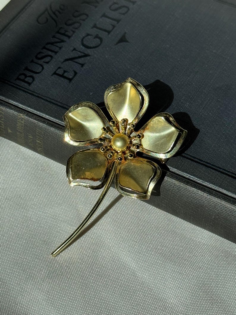 Vintage Gold Tone Flower Brooch: Mid-century Floral Statement Pin - Etsy