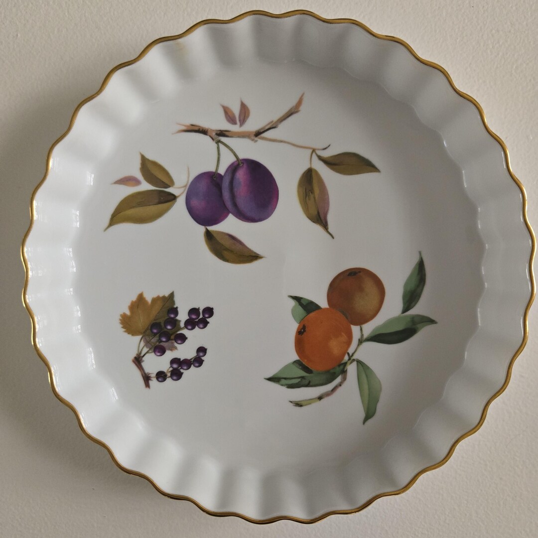 Royal Worcester Evesham Gold Rimmed Fine Porcelain Scalloped Serving ...