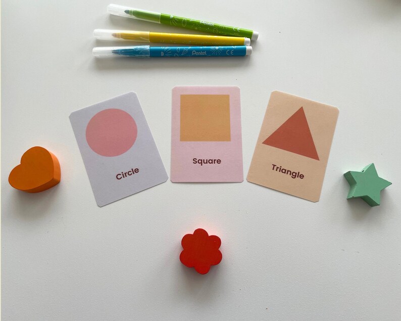 7 Geometric Shapes Flashcards in English - Etsy