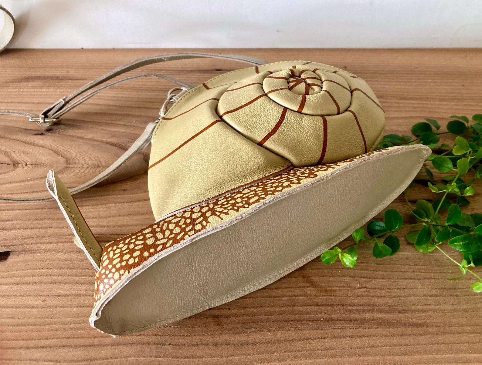 Snail Bag Beige - Etsy