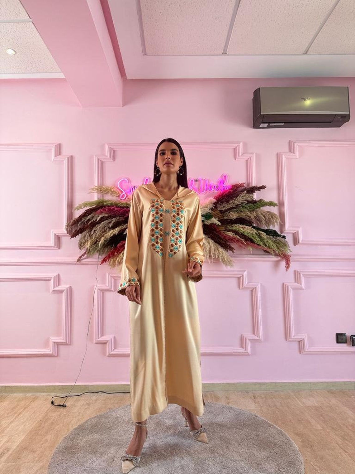 Handmade Marrakech Citadel Djelaba Maalem Embroidery TARZ RBATI & RANDA ...