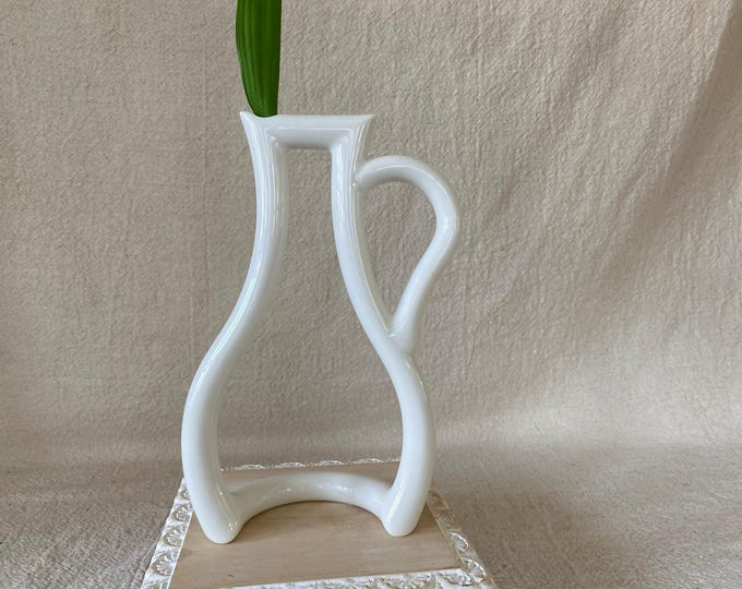 MOMA (museum of Modern Art) Outline Vase - Etsy
