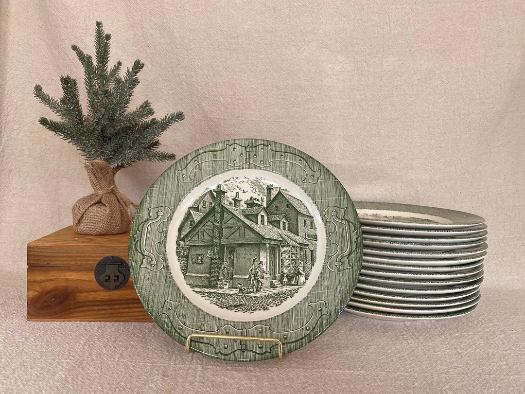 Vintage Christmas Green the Old Curiosity Shop Dinner Plates - Etsy