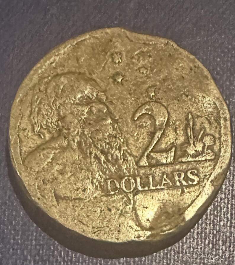 Two Dollar 2004 Major Error Gold Coin - Australian 2 Dollar - Very Rare ...