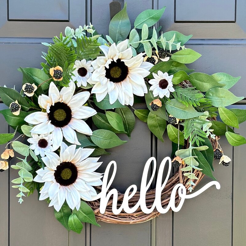 Hello Wreath - Etsy