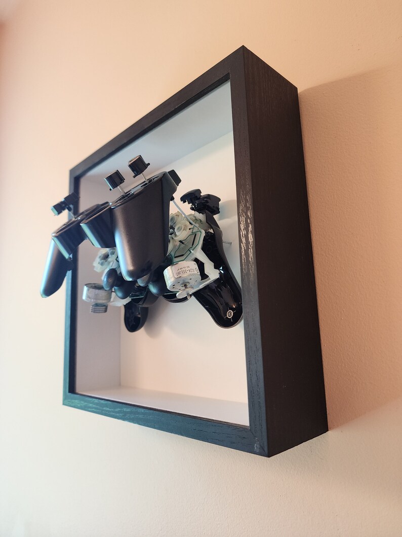 Exploded View Playstation 3 Controller With Frame, Disassemble Art ...