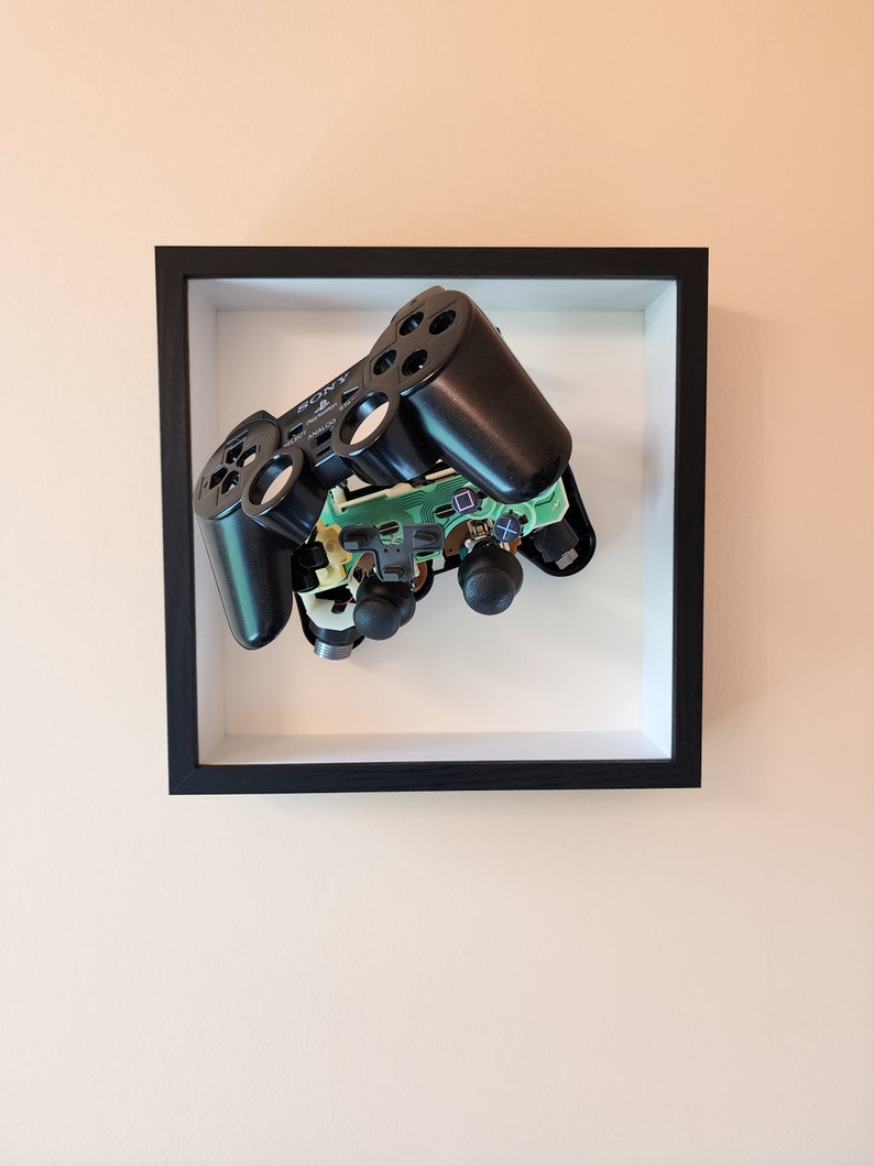 Exploded View Playstation 3 Controller With Frame, Disassemble Art ...