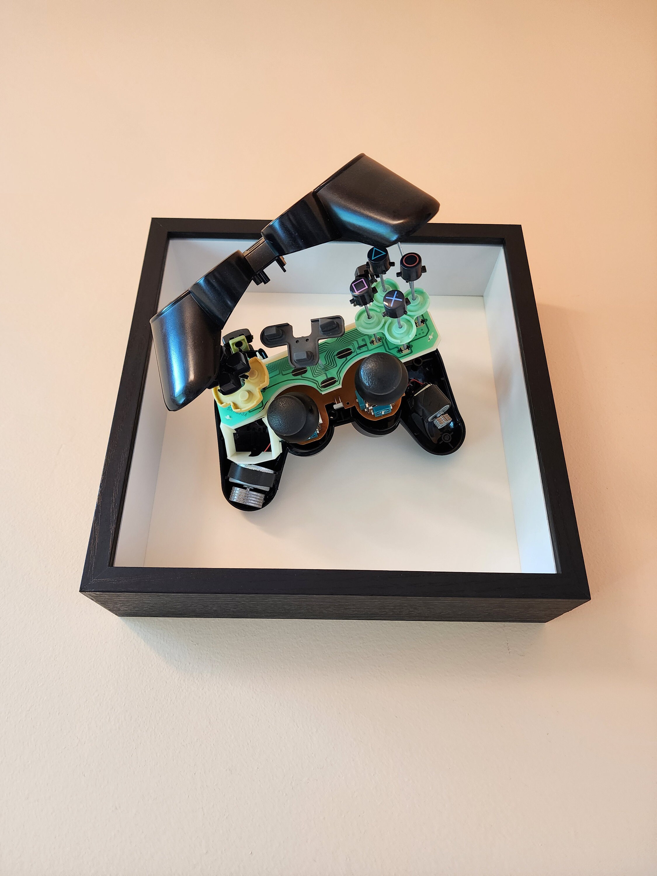 Exploded View Playstation 3 Controller With Frame, Disassemble Art ...