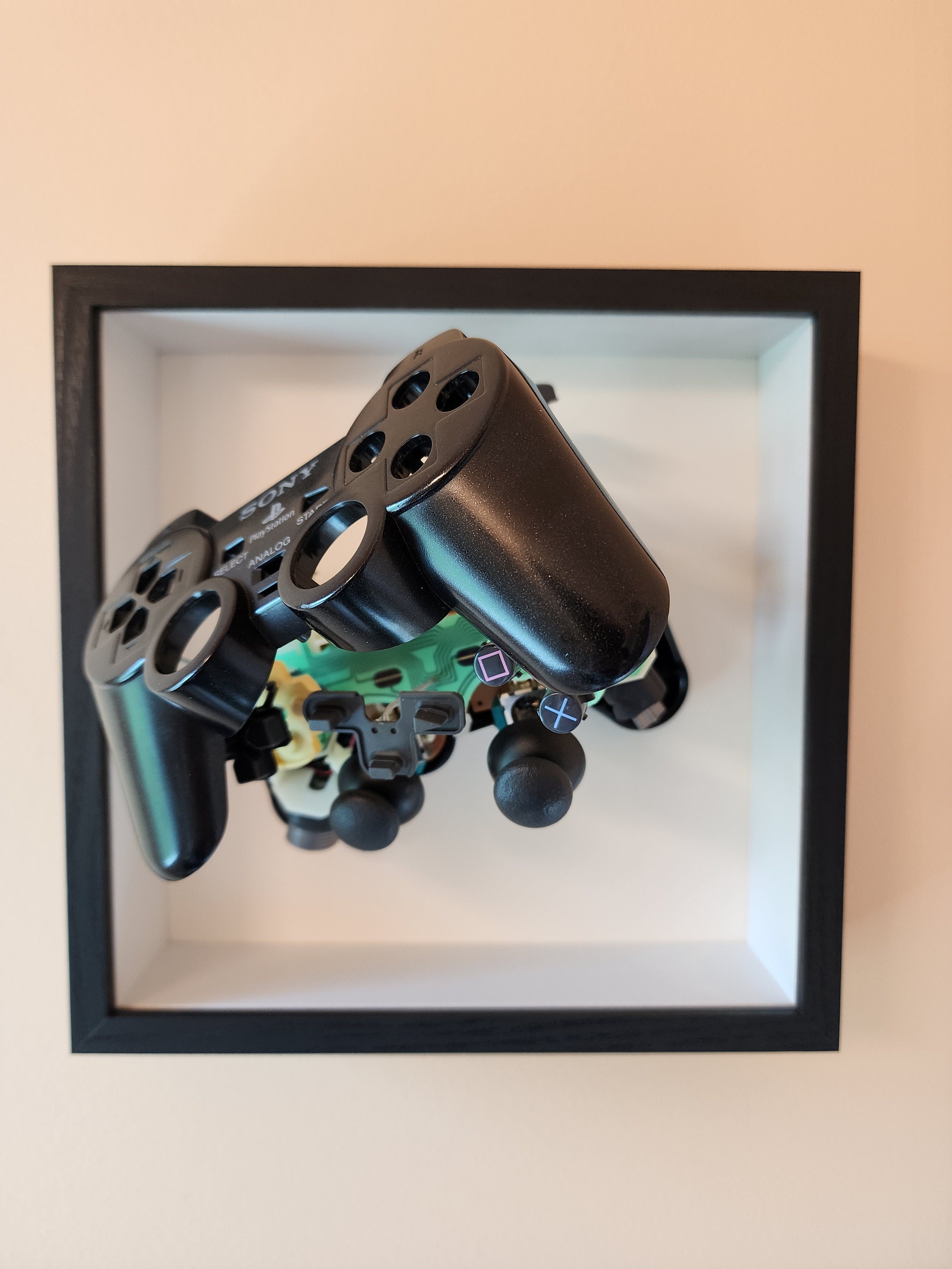 Exploded View Playstation 3 Controller With Frame, Disassemble Art ...