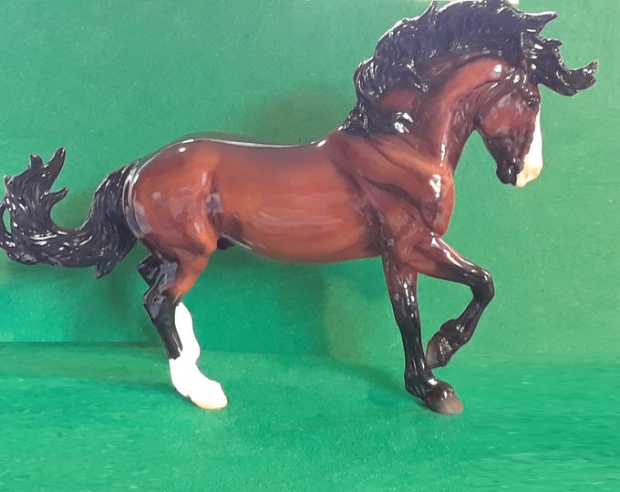 Breyer Traditional Scale Bolero on Fireheart Mold - 1st 2023 Collector ...