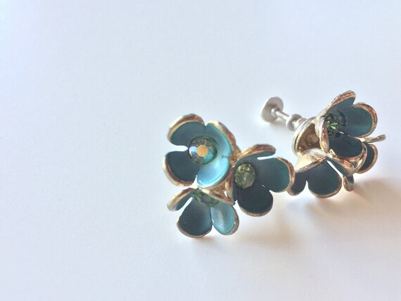Items similar to Beautiful blue clip on earrings on Etsy