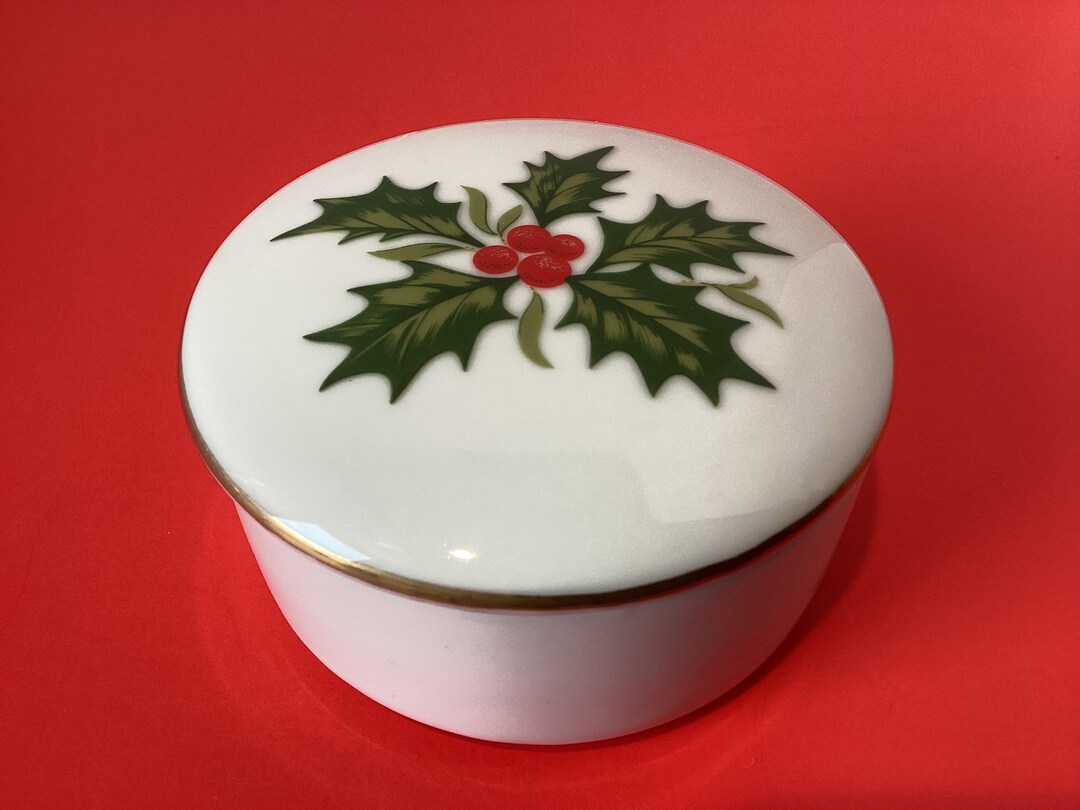 Trinket Box VTG Christmas Holly Japan in Perfect Condition W 3 D 3 H 1. ...
