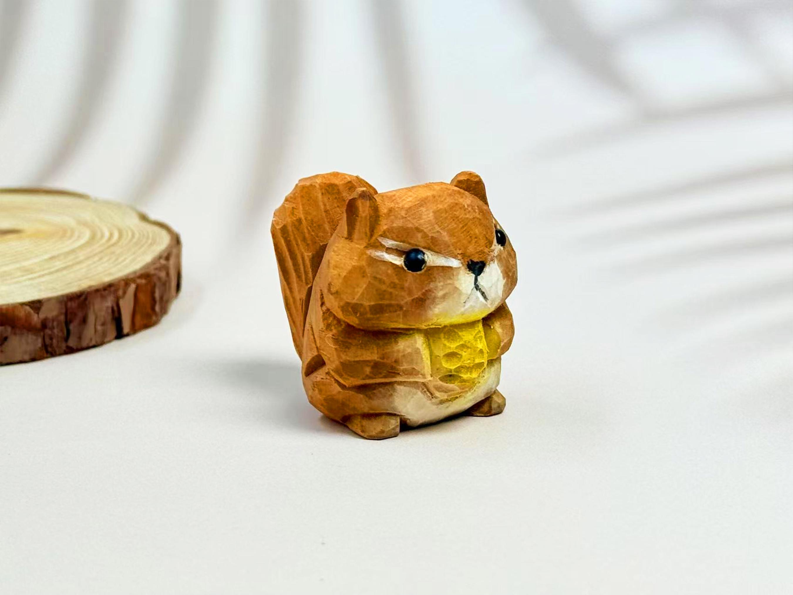 Adorable Mini Squirrel Wooden Carved Ornament Hand Carved Wooden Squirrel Statue Desk Decor