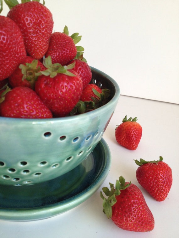 Large Berry Bowl Colander Forest Green MADE TO ORDER | Etsy