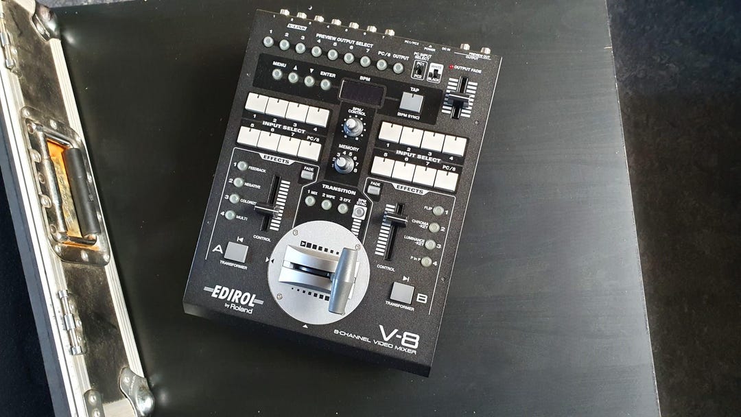 Roland Edirol V8 Video Mixer with Flightcase - Etsy
