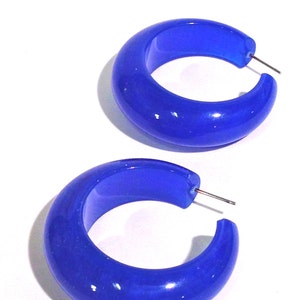 Big Blue Chunky Hoops | Electric Blue Marbled Hoops | Vintage Lucite ...