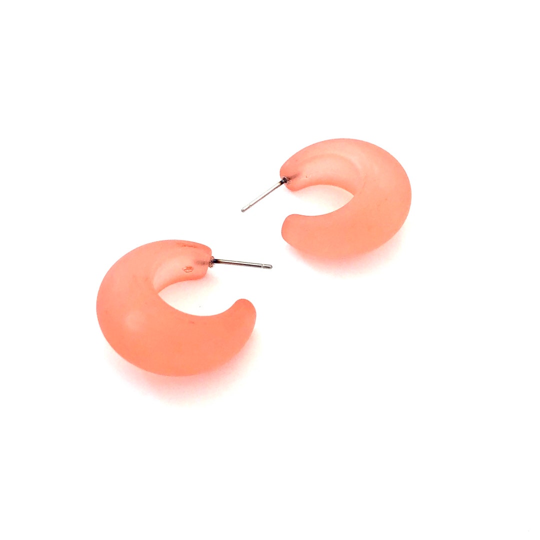 Coral Frosted Chunky Snail Shell Hoop Earrings | Leetie Lovendale ...