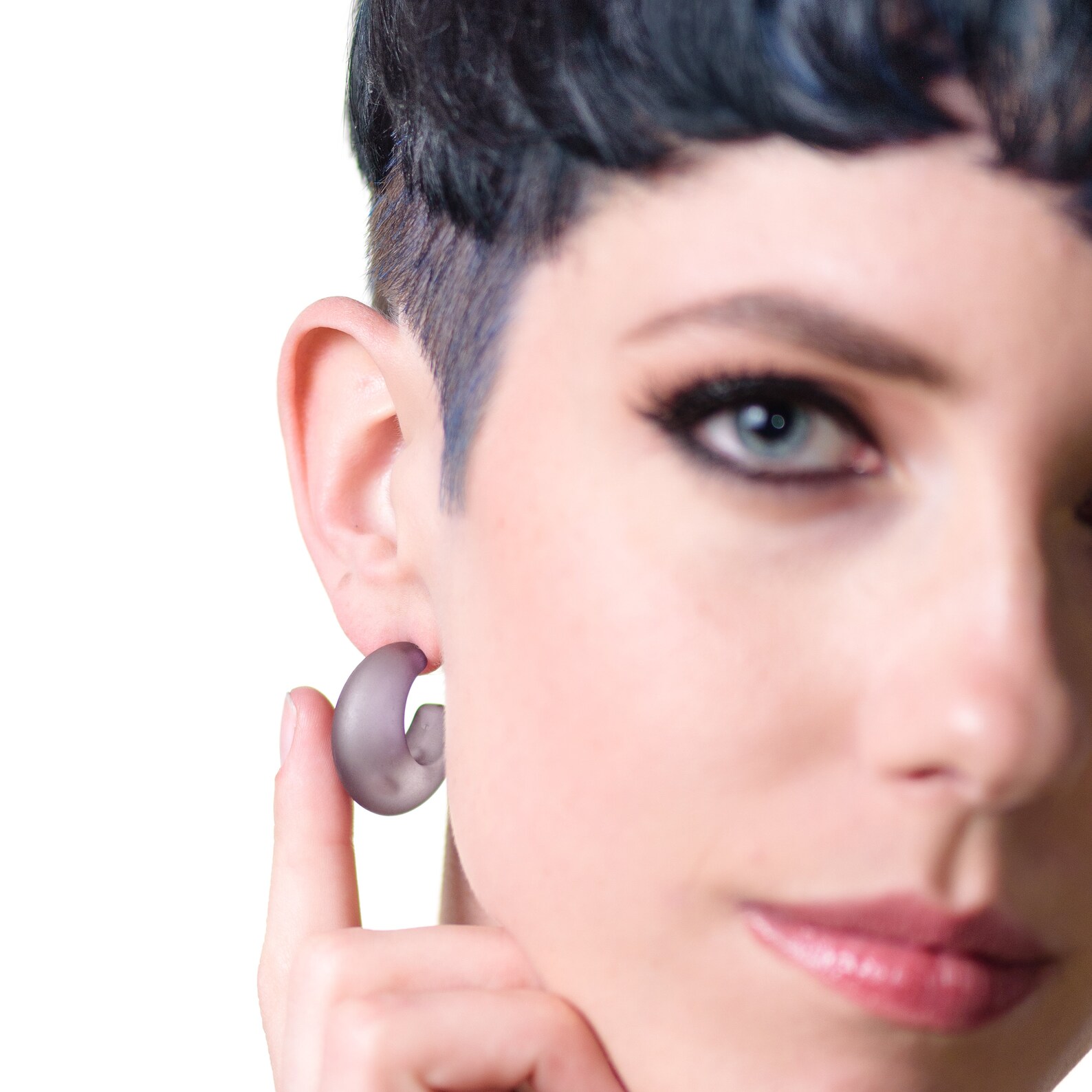 Coral Frosted Chunky Snail Shell Hoop Earrings | Leetie Lovendale ...