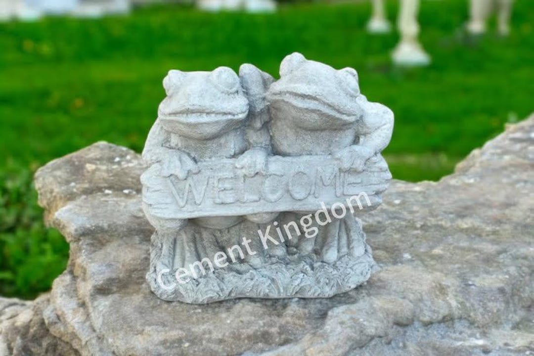 Two Frogs Figure, Welcome Frogs Sculpture, Concrete Toads Statue ...