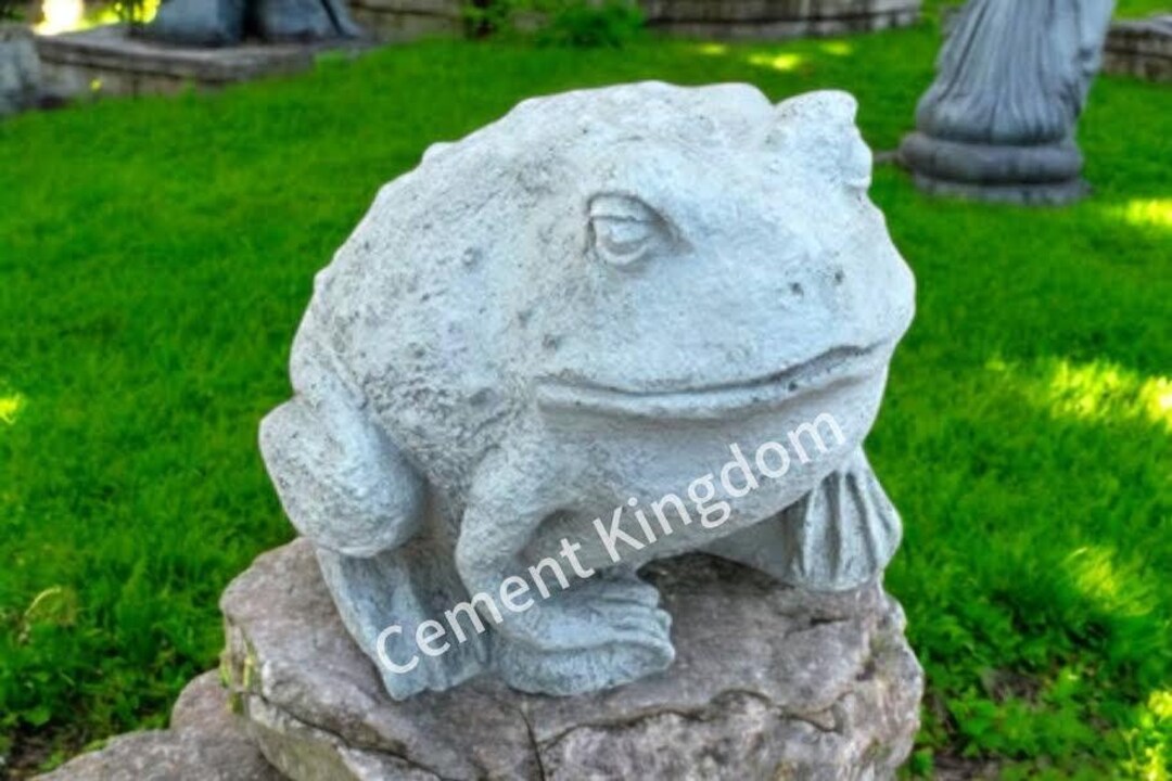 Frog Toad Statue, Detailed Frog Figure, Lake Frog Statuary, Concrete ...