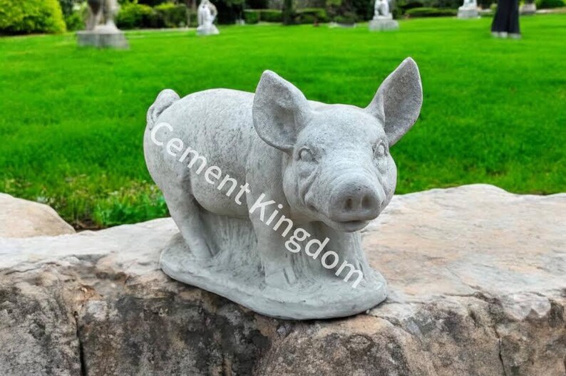 Standing Pig Figurine, Farm Pig Figure, Detailed Pig on Base Sculpture ...