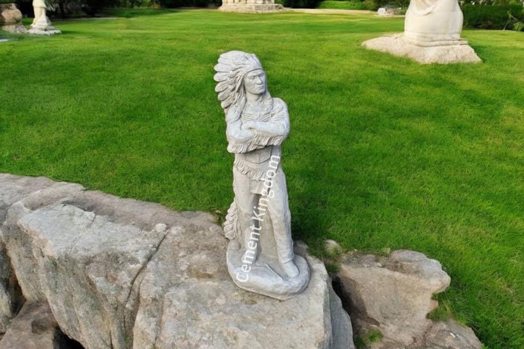 Large Indian Chief Statue, Standing Indian Man Sculpture, Concrete Yard ...