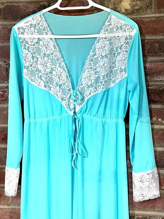 Vintage 1950’s Turquoise Long Silky Robe with Lace Tr… - Gem