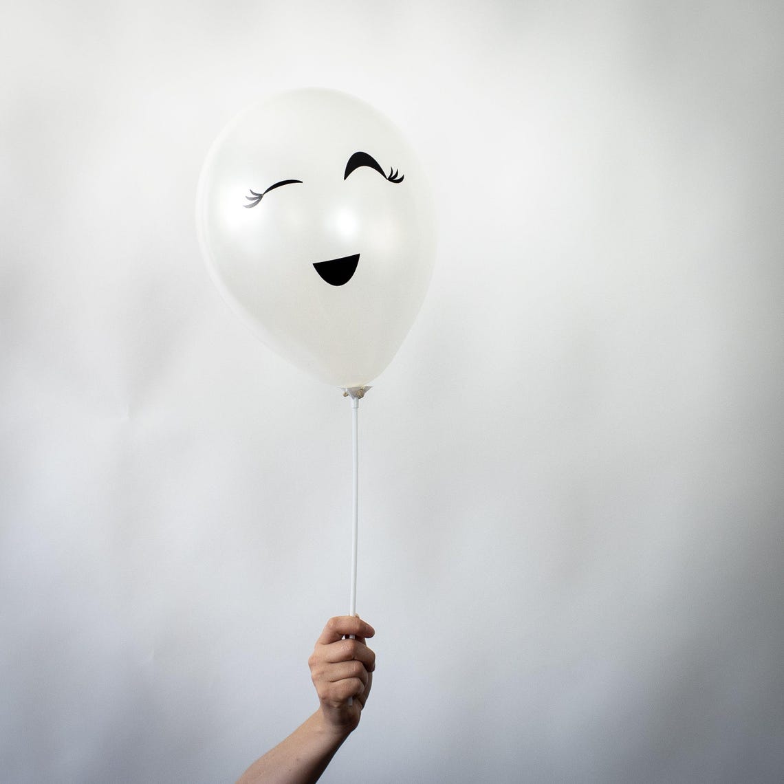 Ghost Balloon Craft Kit - DIY Spooky Balloon Activity for Kids, Makes 4 ...