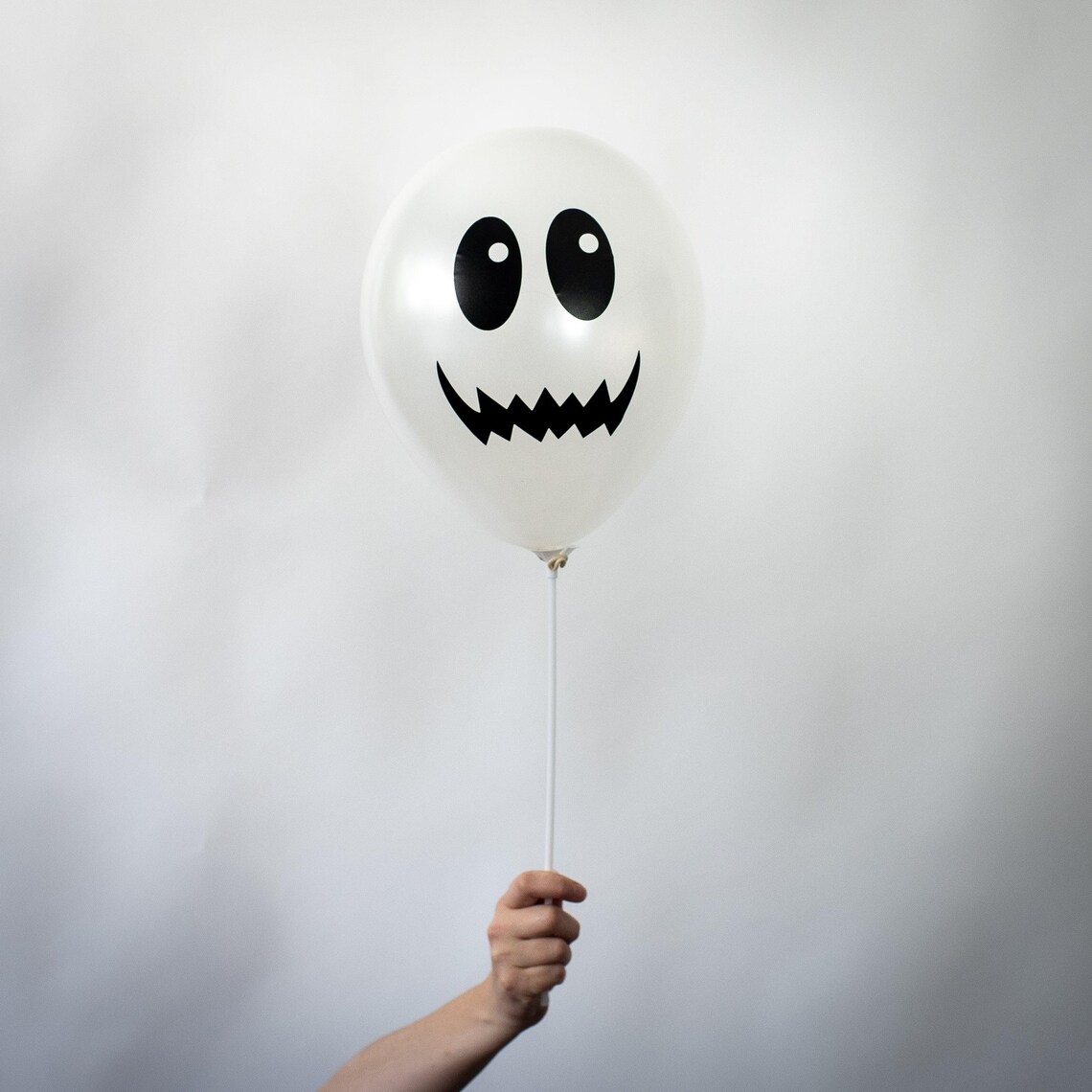 Ghost Balloon Craft Kit DIY Spooky Balloon Activity for Kids, Makes 4 ...