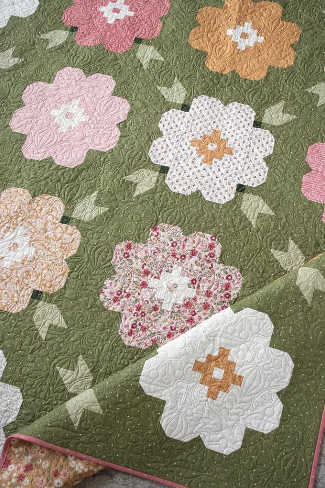 Vintage Blooms Quilt Kit With White Background - Pattern by Lella ...