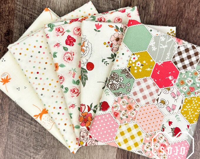 Bloomberry Cream Fat Quarter Bundle - Designed by Minki Kim for Riley ...
