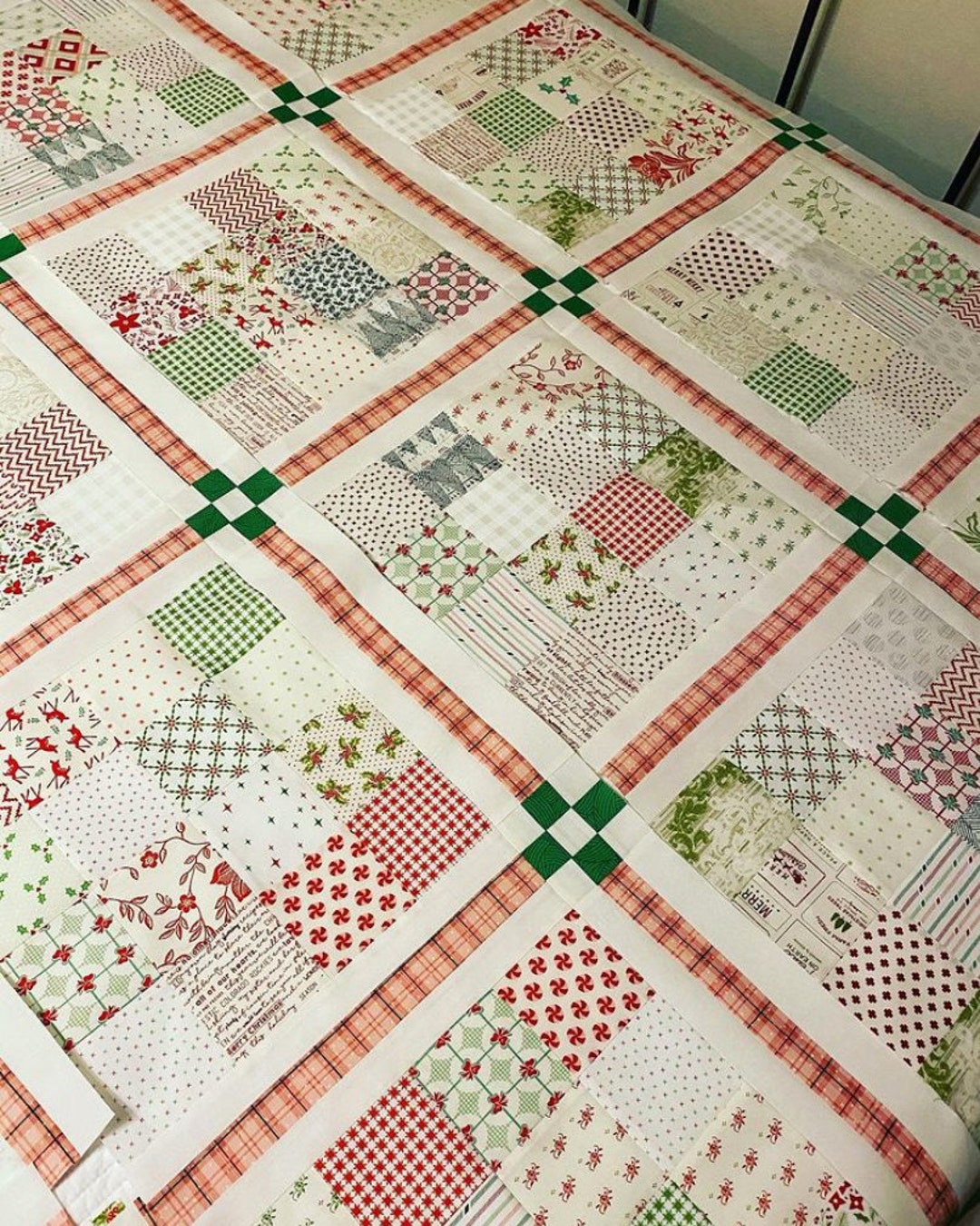 Chamomile Low Volume Holiday Quilt Kit Curated by Sojo Fabric Pattern ...