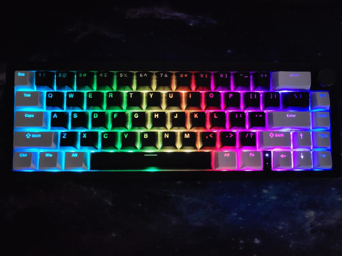 CK67 Mechanical Gaming Keyboard - Black & White Minimalistic Keycaps ...