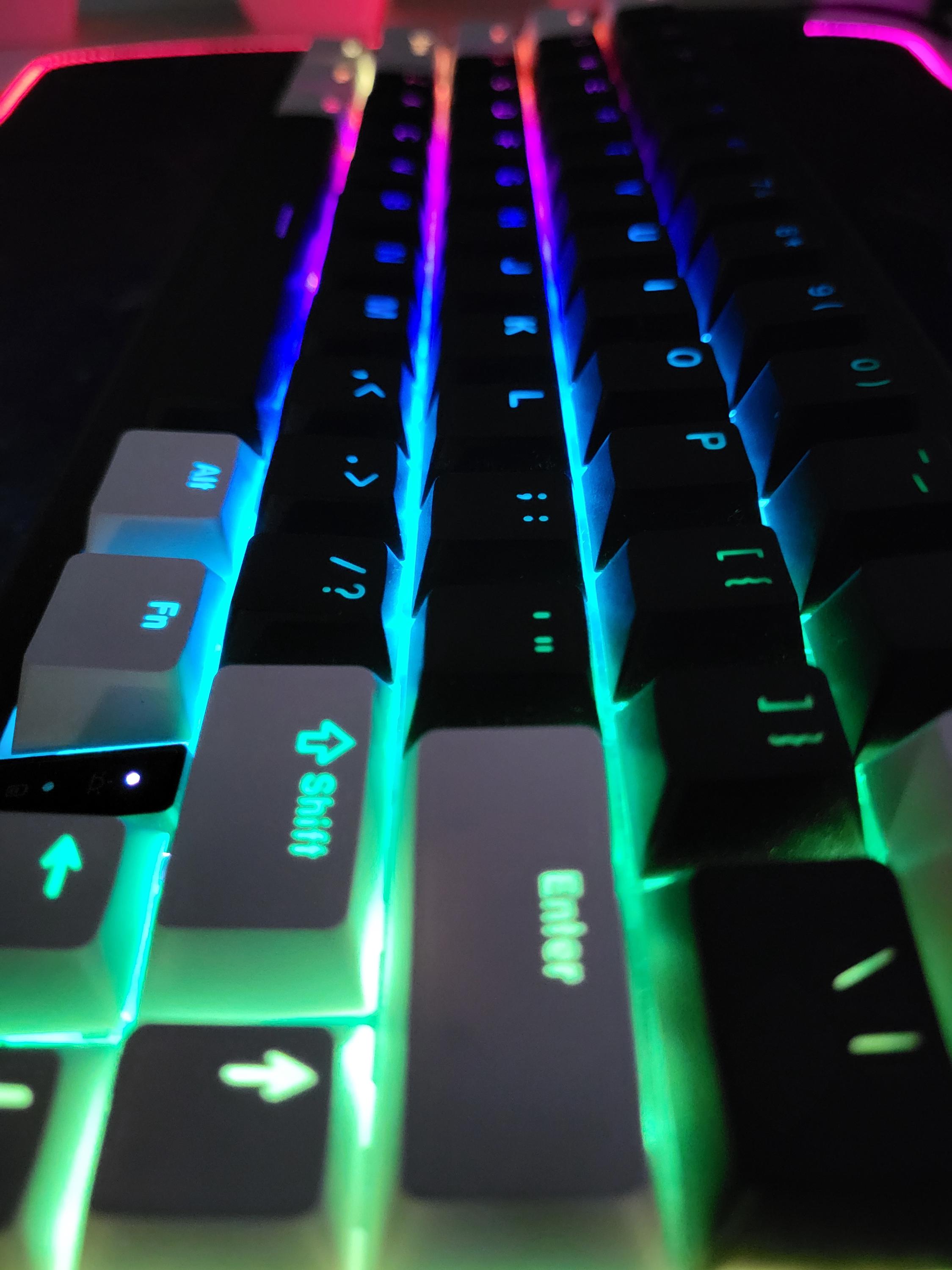 CK67 Mechanical Gaming Keyboard - Black & White Minimalistic Keycaps ...