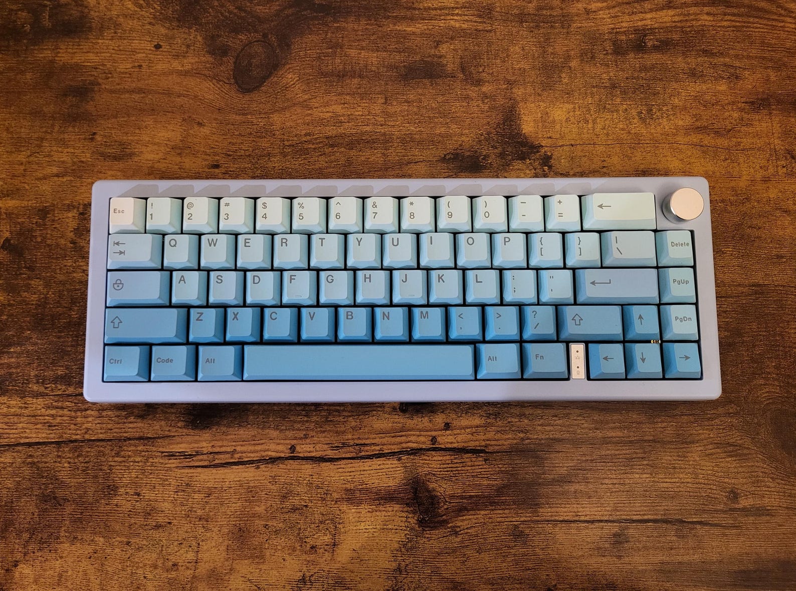 CK67 Mechanical Gaming Keyboard - Gradient Blue Minimalistic Keycaps ...